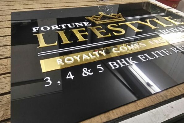 Acrylic Boards & Signs To Showcase Your Logos & Brand