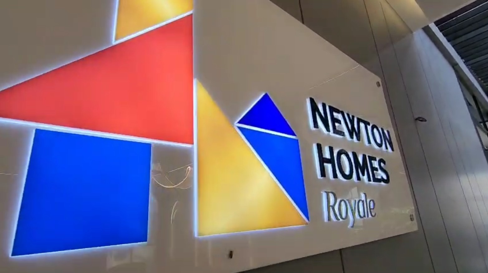 Acrylic Boards & Signs To Showcase Your Logos & Brand