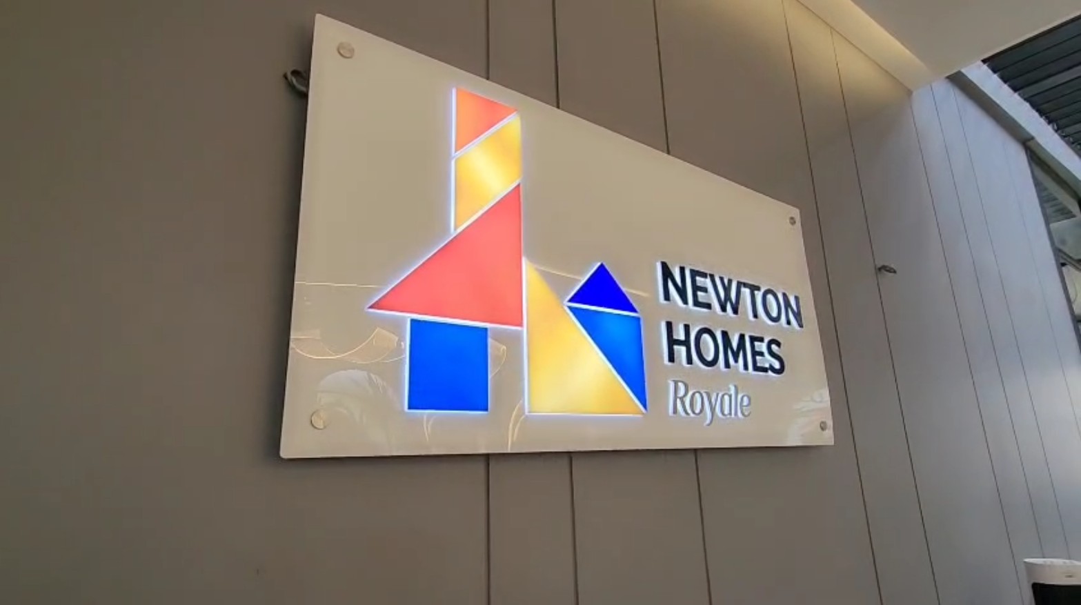 Acrylic Boards & Signs To Showcase Your Logos & Brand